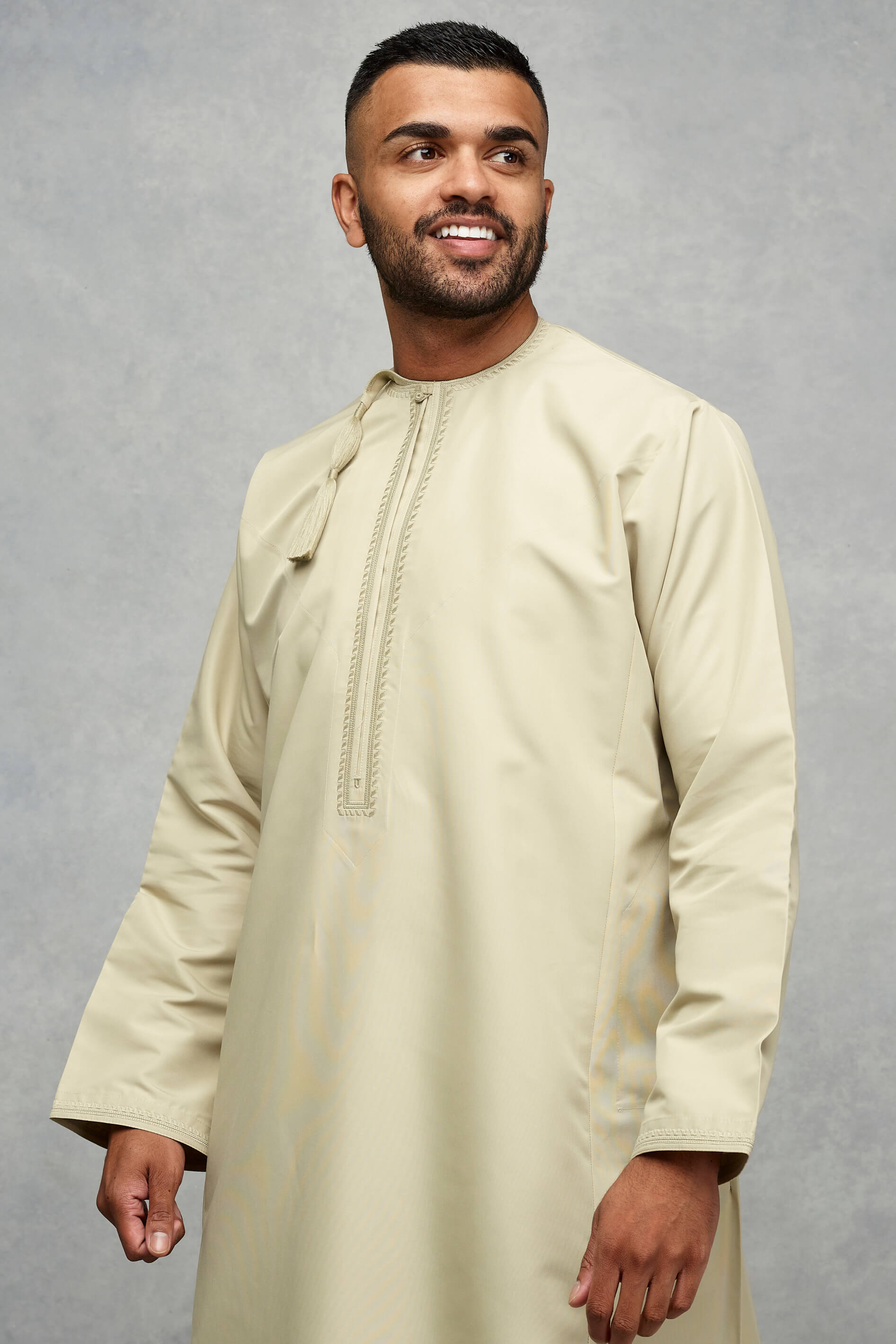 Buy Omani Ivory Thobe & Jubbah For Men - MyHijab London